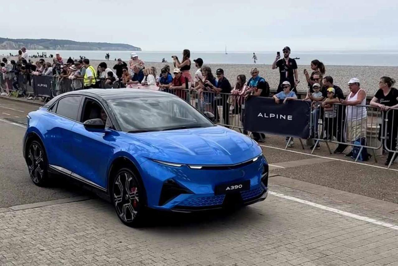 Alpine A390 (2025). Prix, gamme et équipements du coupé sportif ...
