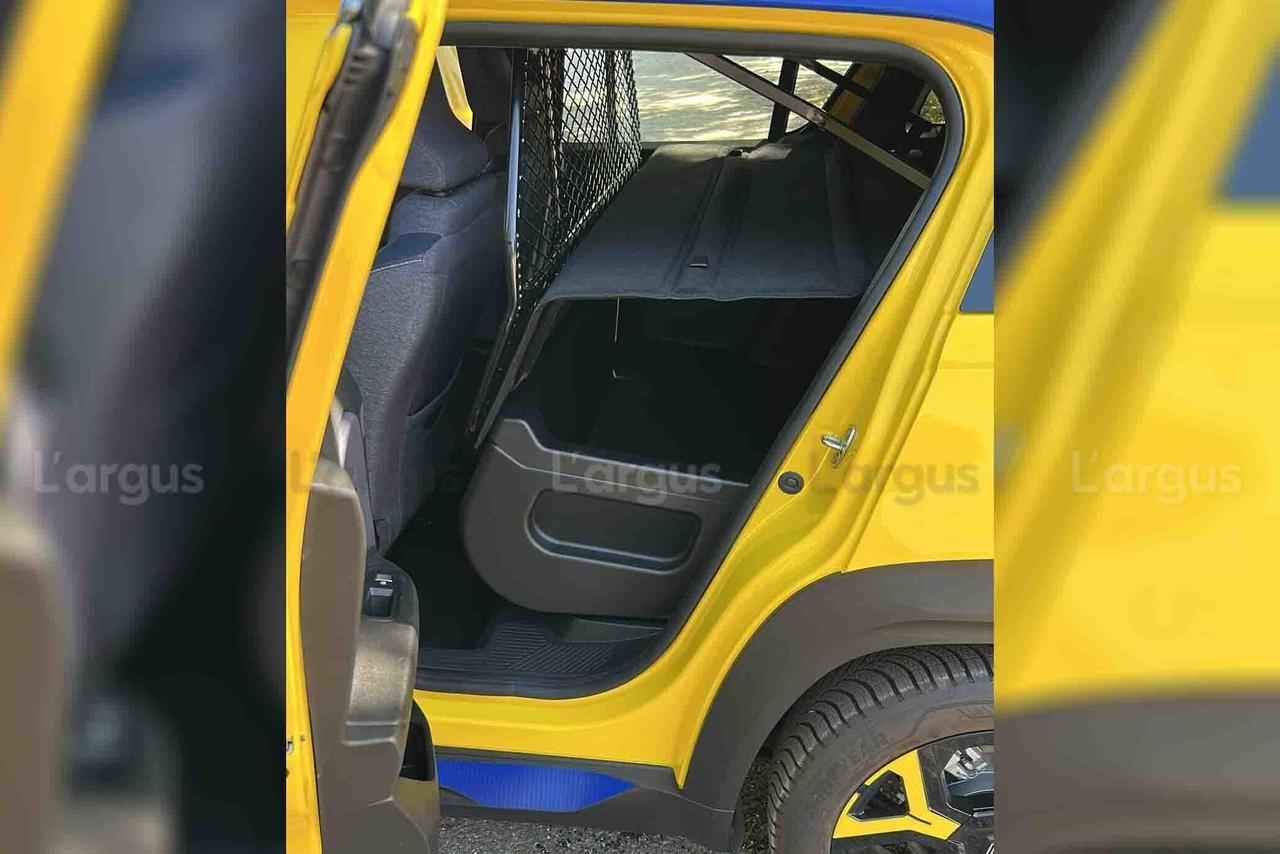 Photo 13 - Une plage arrière permet de cacher les objets présents dans le véhicule. - Scoop ...