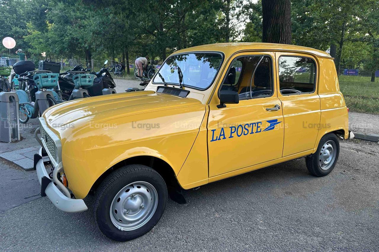Photo 3 - La mythique 4L de La Poste. - Scoop. Renault 4 La Poste (2025) : découvrez nos ...