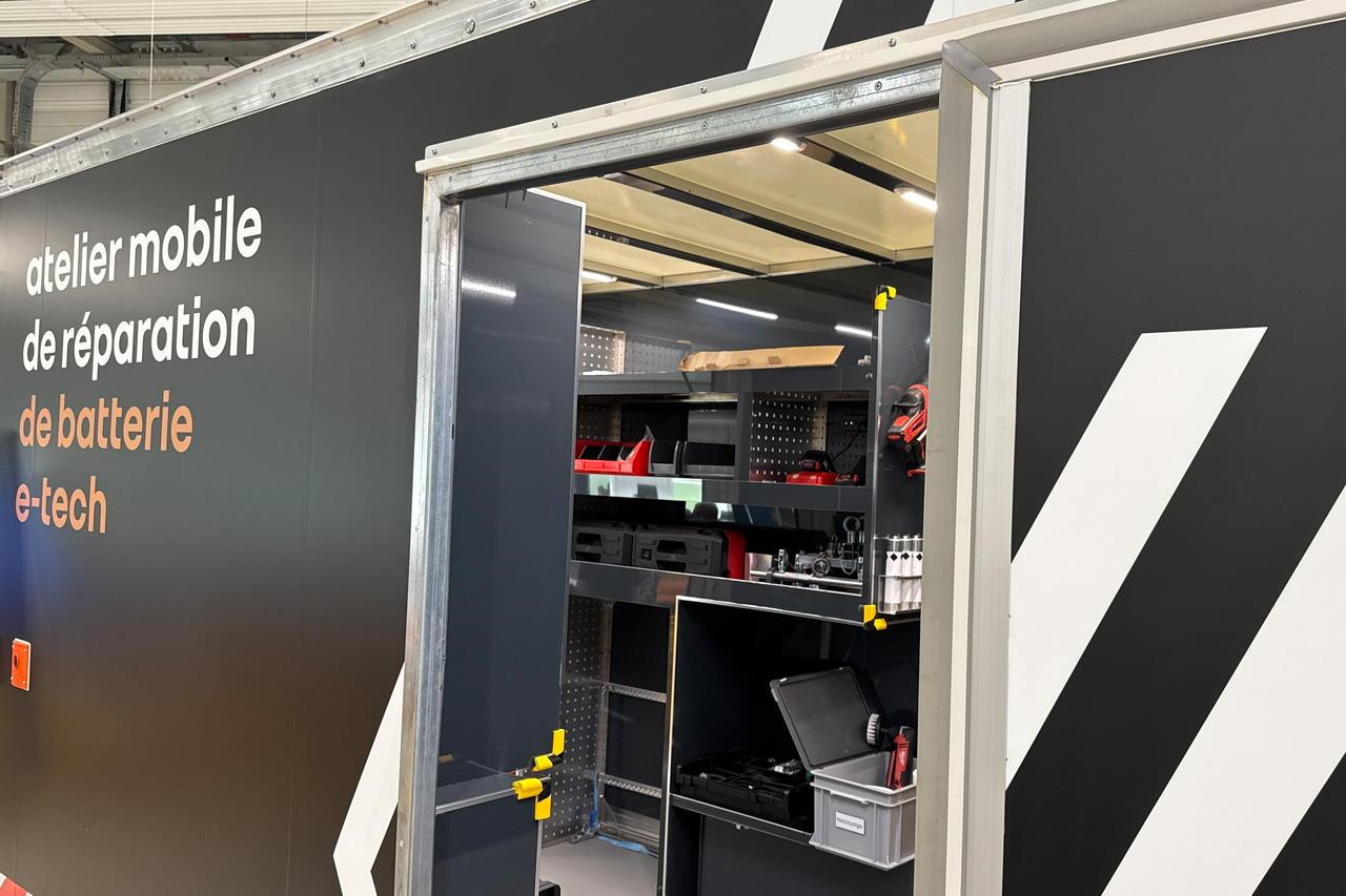 Voiture électrique : Renault lance son premier atelier mobile de ...