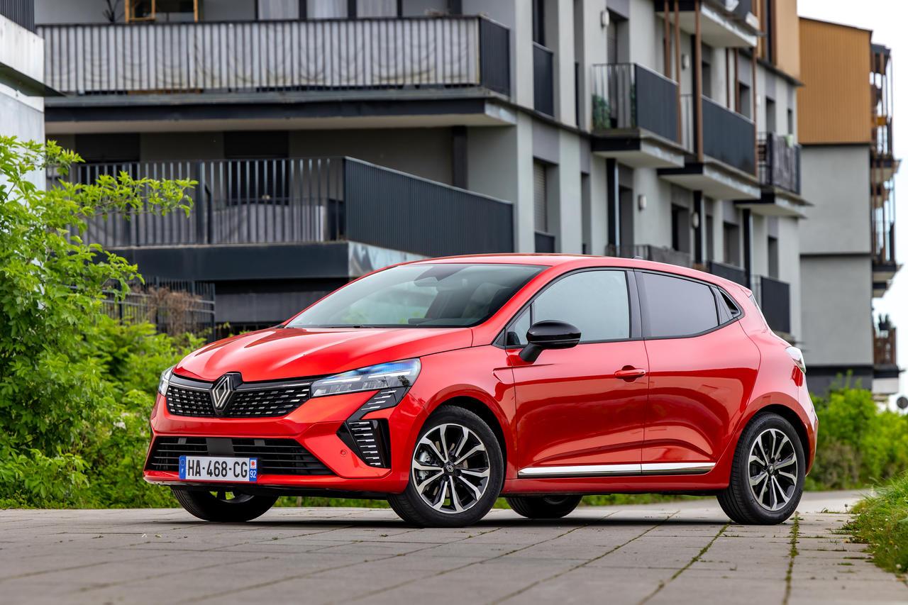 Photo 6 - Renault Clio 5 Techno rouge vue avant gauche - Dernier essai ...