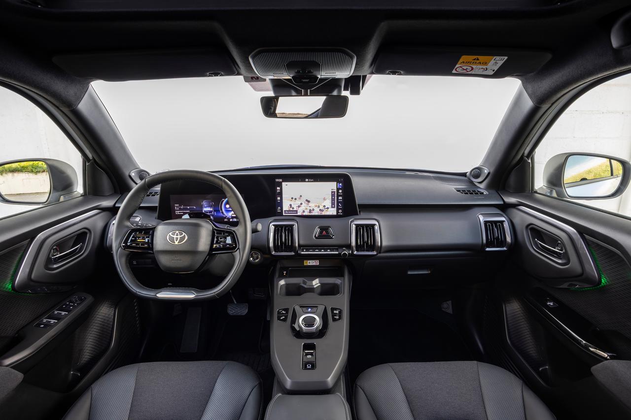 Photo 6 - Toyota Urban Cruiser Prototype 2025 tableau de bord - Essai ...