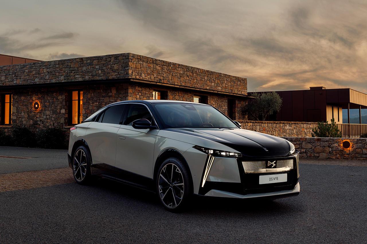 Photo 8 - La DS N°8 a largement inspiré les designers du DS N°7 ...