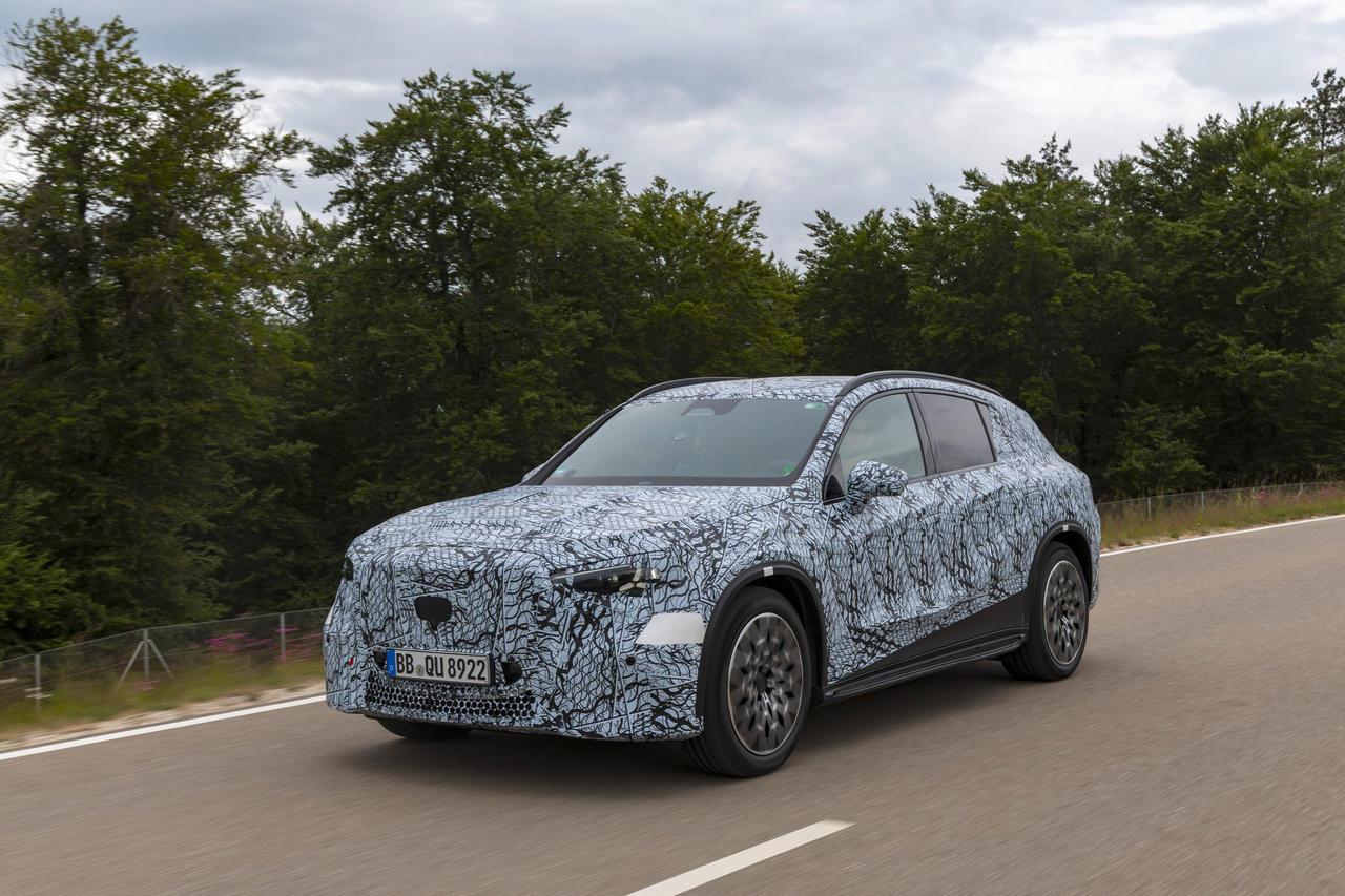 Photo - Le Mercedes GLC EQ (électrique) sera l'une des stars du salon ...