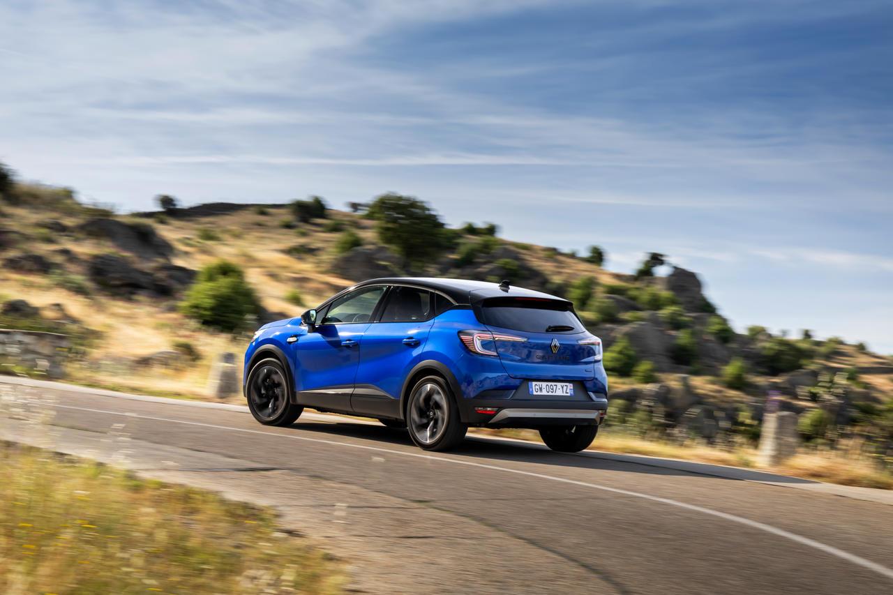 Photo 47 - Renault Captur Esprit Alpine bleu essai sur route - Guide d ...