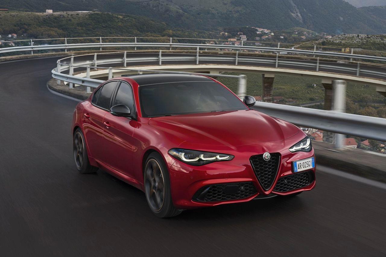 Photo 3 - alfa romeo giulia rouge - Stellantis : la production des six ...
