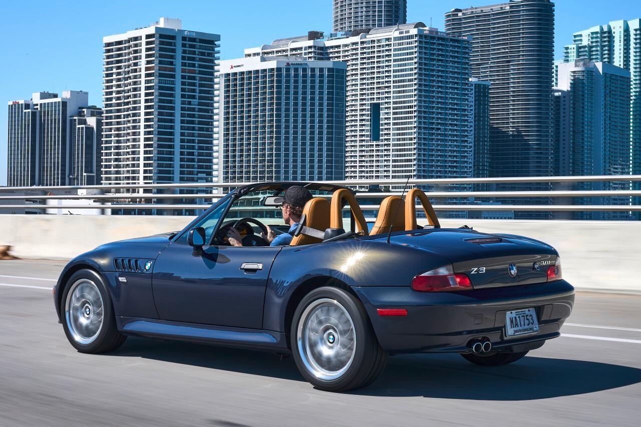 Photo 20 - Les feux arrière en "L" permettent de reconnaître un Z3 ...