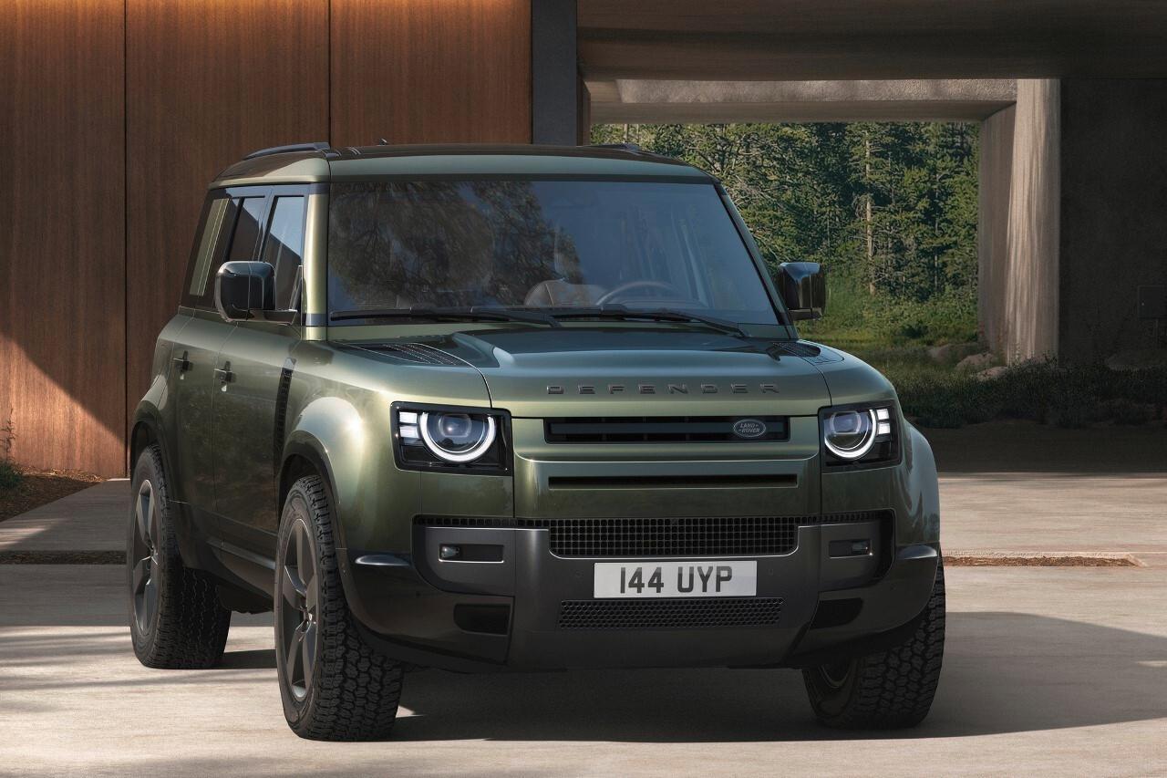 Photo 3 - land rover defender vert - L'Indien Tata Motors rachète Iveco ...