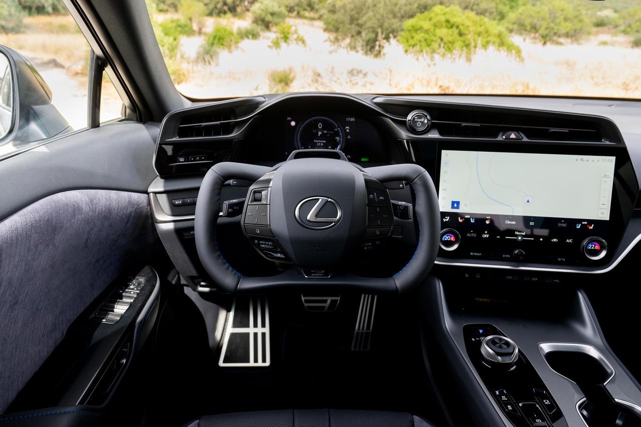 Diaporama et photos - Essai Lexus RZ 550e (2026). Le SUV qui ne se ...