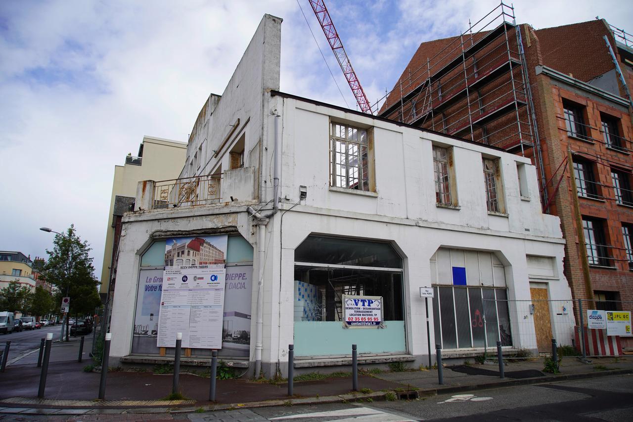 Photo 3 - Ce garage était celui d'Alpine à Dieppe. - Futur musée Alpine ...