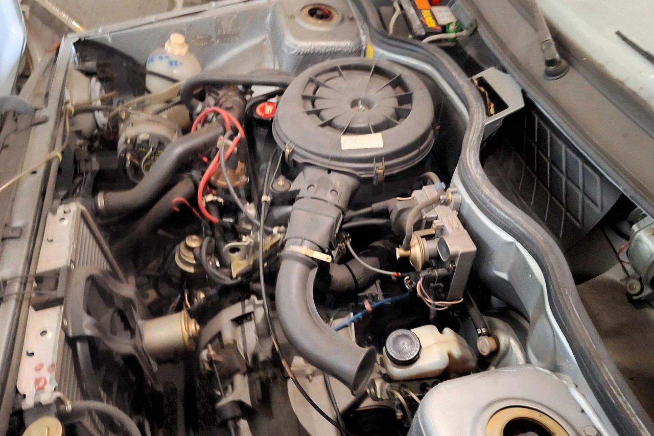 Photo 6 - Le moteur est tournant mais une grosse remise à la route est ...