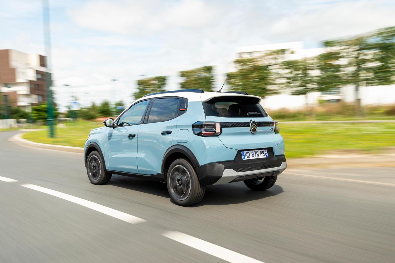 Photo 3 - Citroën C3 Hybride 2025 vue arrière dynamique - Essai Citroën ...