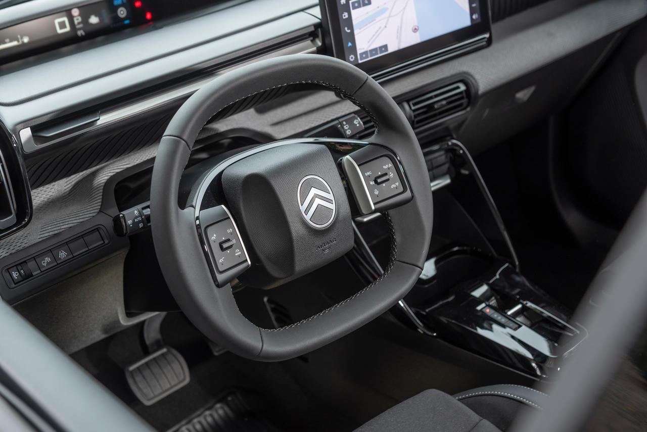 Photo 12 - Citroën C3 Hybride 2025 volant - Essai Citroën C3 Hybride ...