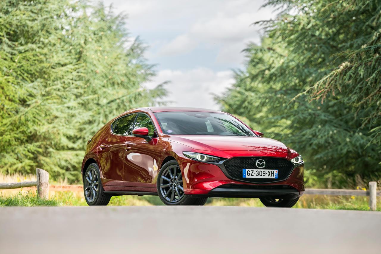 Photo 7 - Statique 3/4 avant Mazda 3 - Essai Mazda 3 2.5 E-Skyactiv G ...