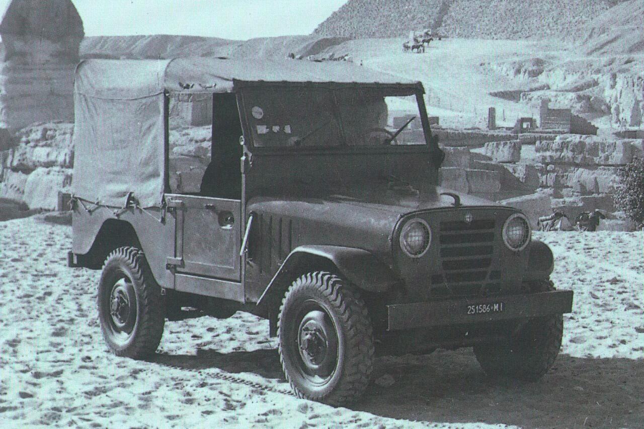 Photo 3 - Le 1900 M fut présenté à l'armée italienne en 1951. - Alfa Romeo 1900 M « Matta ...