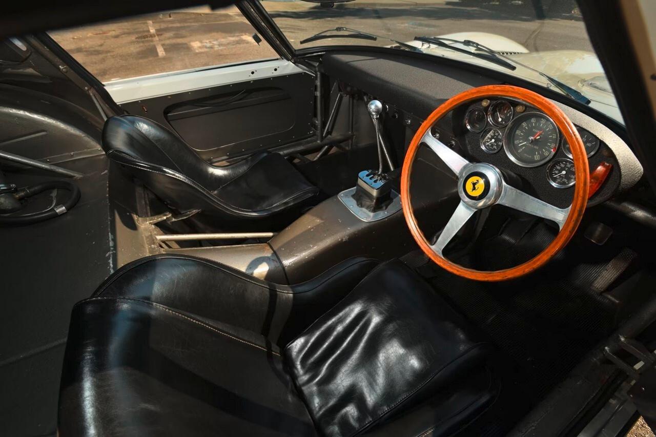 Photo 7 - L'habitacle semble avoir bien vieilli. - Ferrari 250 GTO (1962). L’unique exemplaire ...