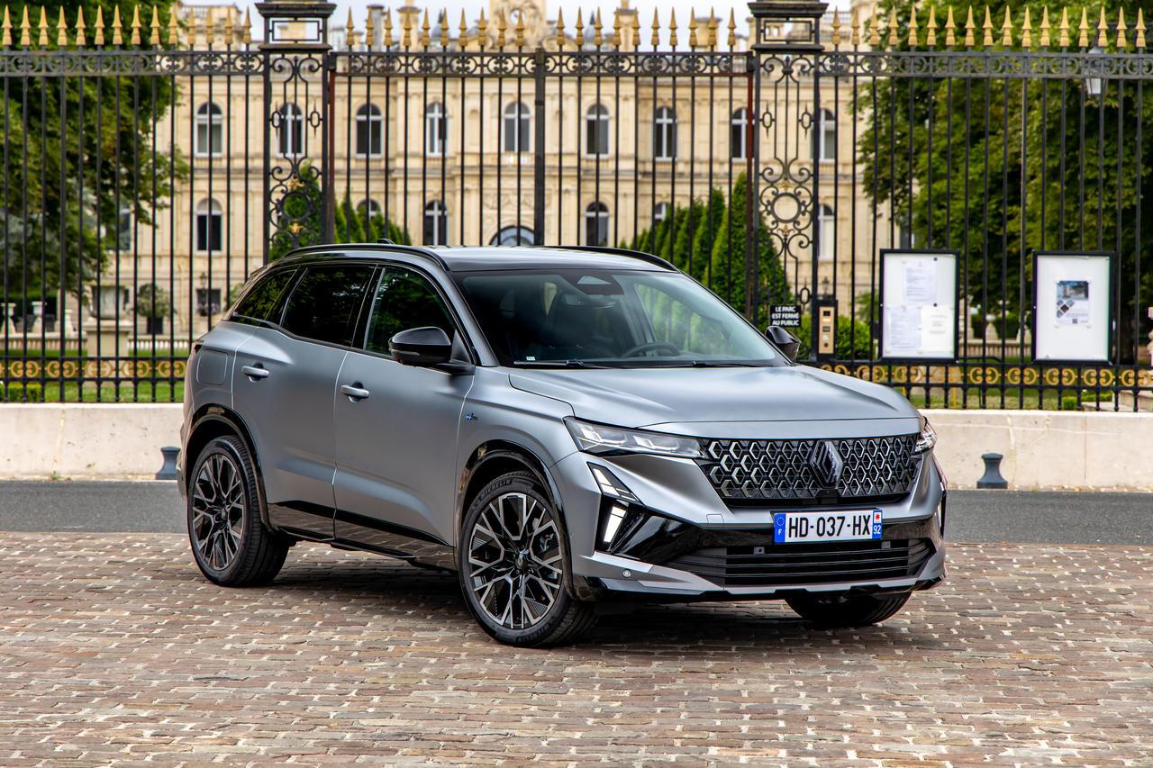 Photo 2 - Renault Austral Esprit Alpine gris Shiste vue avant - Guide d ...