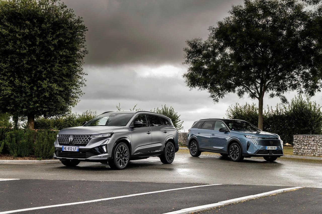 Photo 34 - Essai comparatif : le Renault Espace E-Tech (2025) défie le Peugeot 5008 Hybrid 145