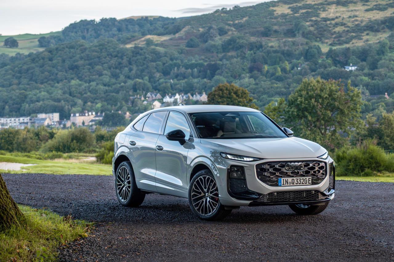 Photo 6 - Audi Q3 Sportback S line blanc vue avant - Essai Audi Q3 Sportback e-hybrid (2025). Un ...