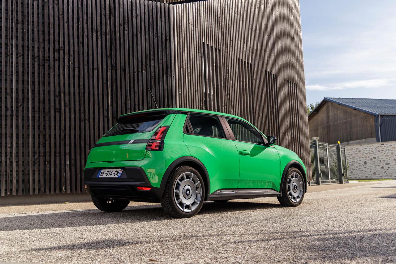 Essai Renault 5 Five (2025) : le test de la R5 à 20 000
