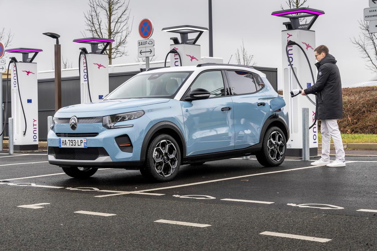 Photo 2 - De série avec la batterie de 44 kWh, la recharge rapide est ...