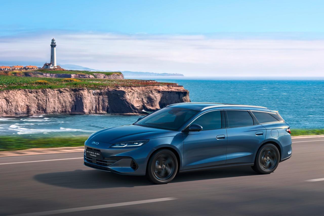 Photo 3 - ... comme en break Touring. - BYD Seal 6 (2025). Photos ...