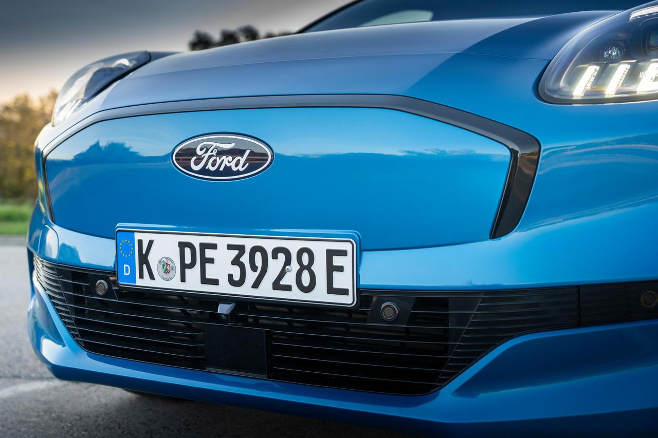 Photo 12 - Ford Puma Gen-E électrique détail calandre - Essai Ford Puma ...