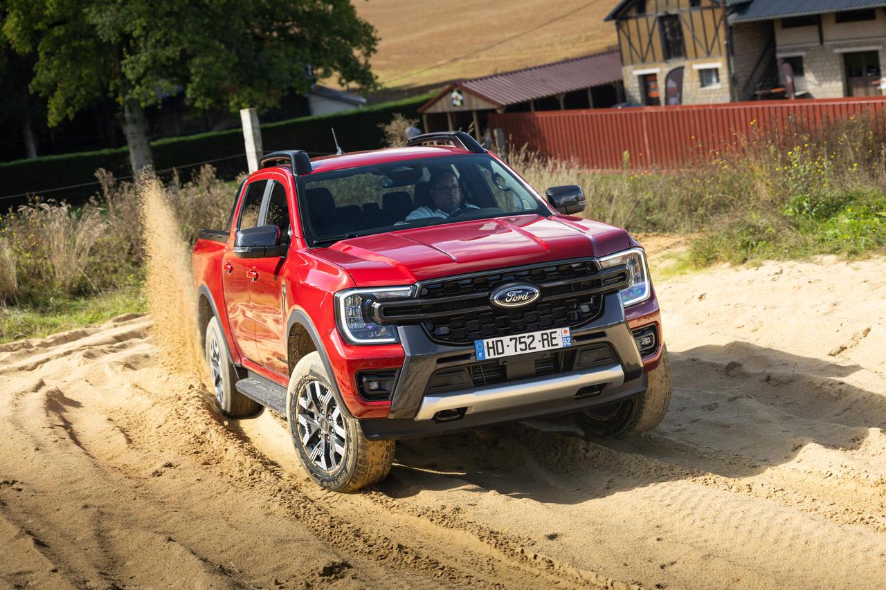Essai Ford Ranger PHEV (2025). Le pick-up hybride sans malus et avec ...