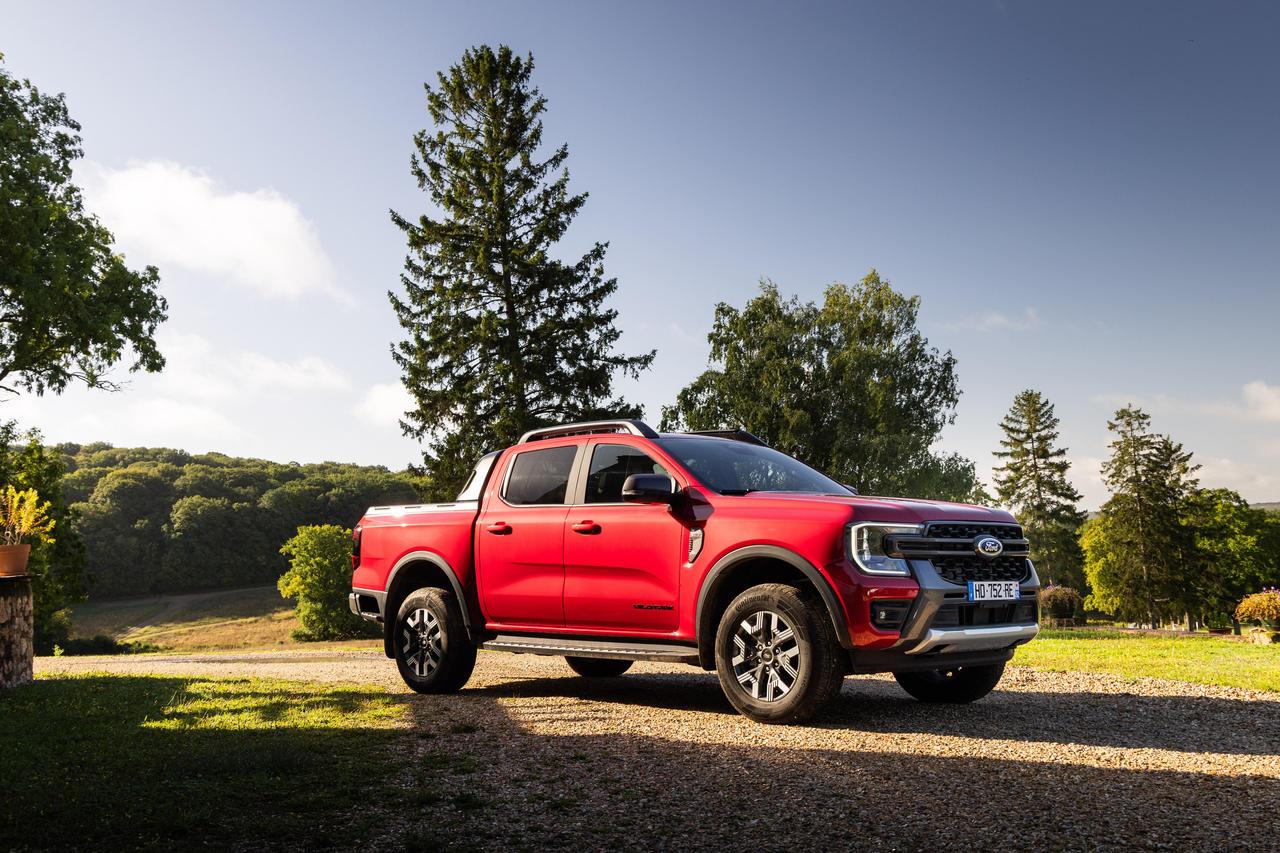 Photo 23 - Le Ford Ranger PHEV se décline en trois finitions : XLT ...