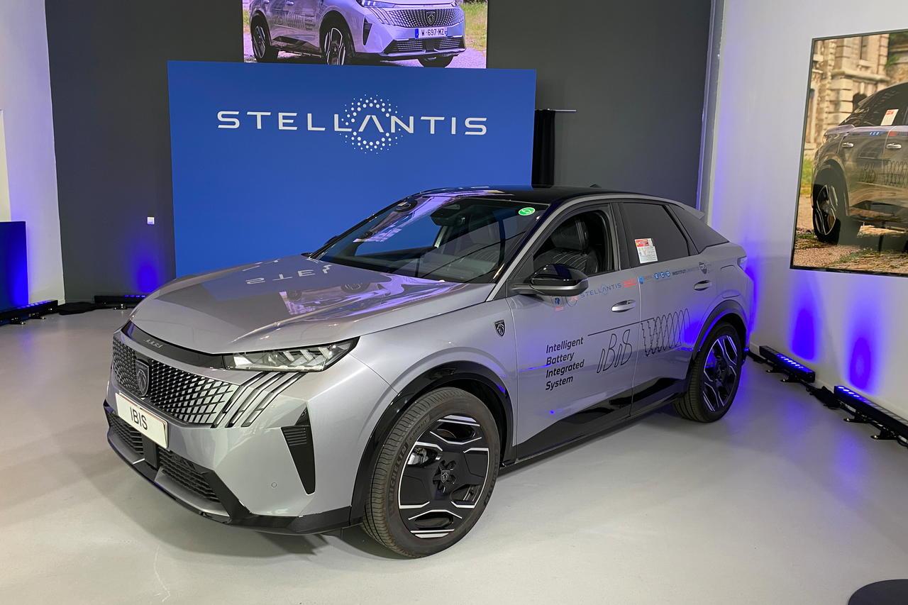 Stellantis équipe un premier prototype avec sa nouvelle batterie IBIS