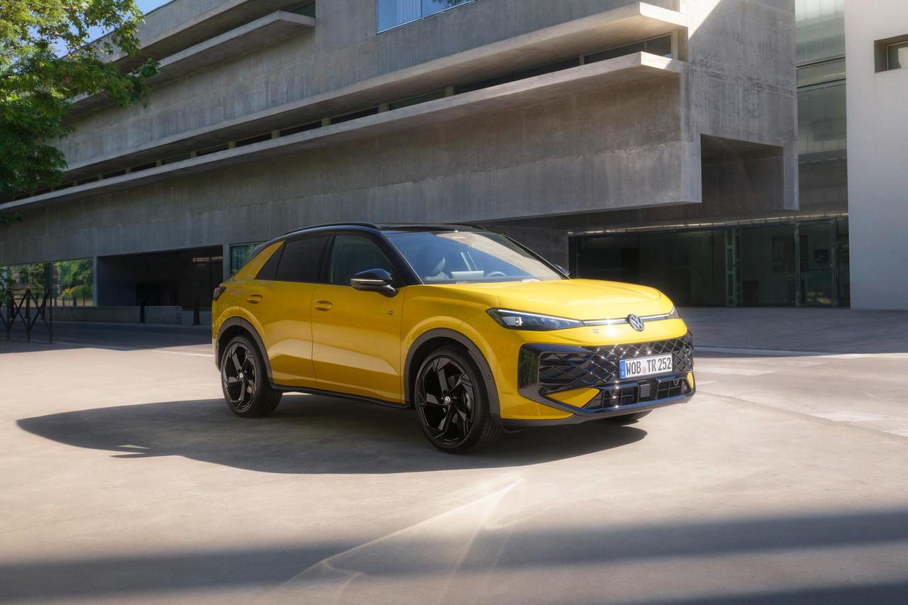 Diaporama et photos - Prix Volkswagen T-Roc (2025). Le nouveau SUV hybride dévoile sa gamme et ...