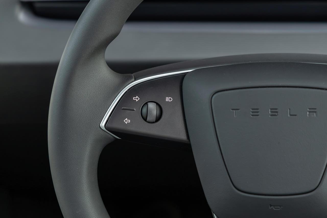 Photo 4 - Depuis le restylage, ces touches sur le volant avaient ...