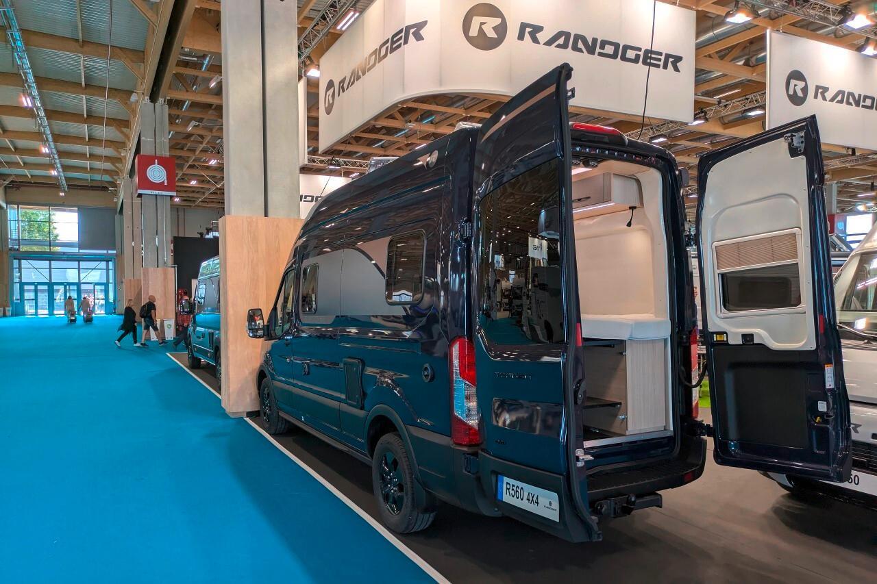 Photo 15 - Le Randger R560 demeure sous les 6 m de long et 3 m de haut ...