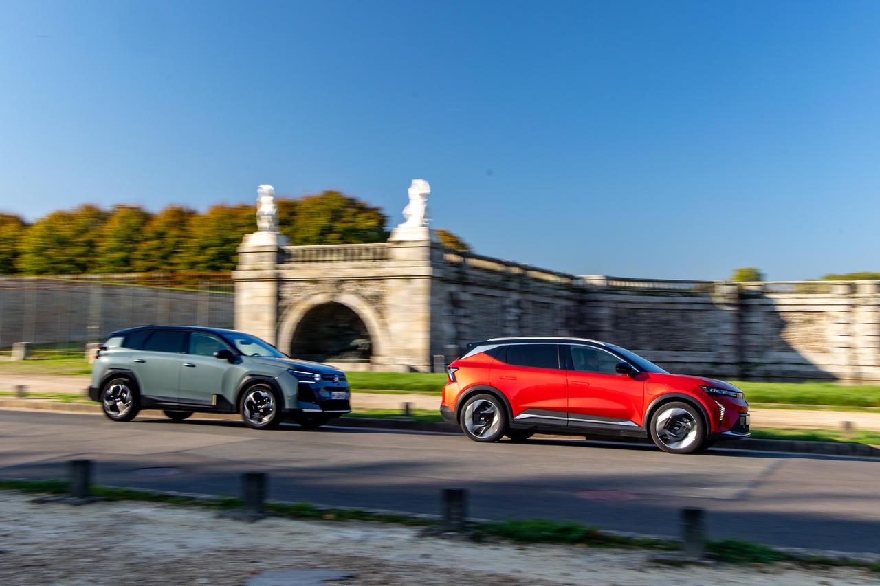 Photo 4 - Citroën ë-C5 Aircross 2025 vs Renault Scénic E-Tech 2025 ...