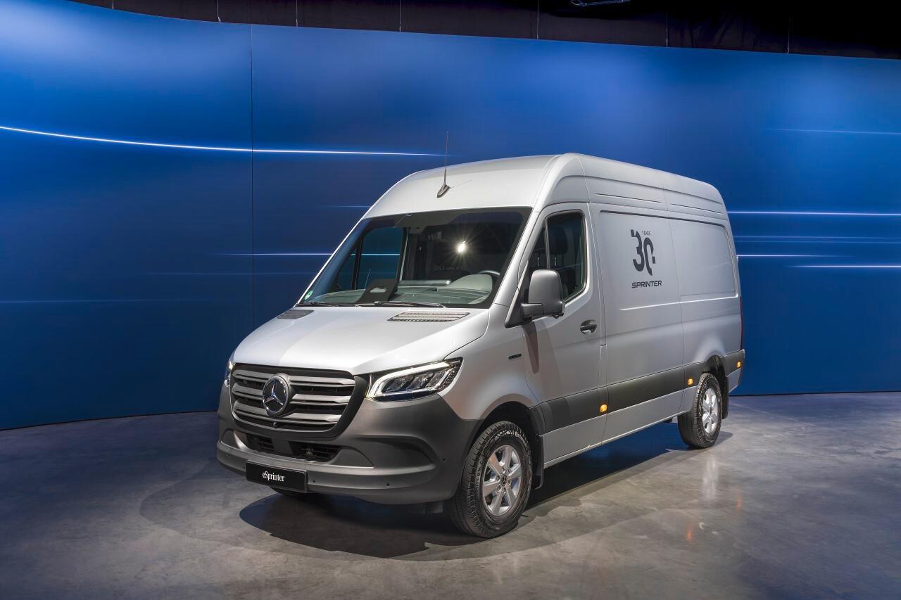 Photo 5 - Le Mercedes Sprinter a 30 ans en 2025 ; sa 3e génération a 7 ...