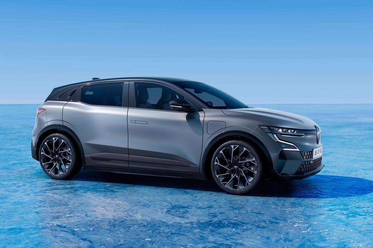 Photo 2 - La compacte électrique affiche déjà une allure musclée ...