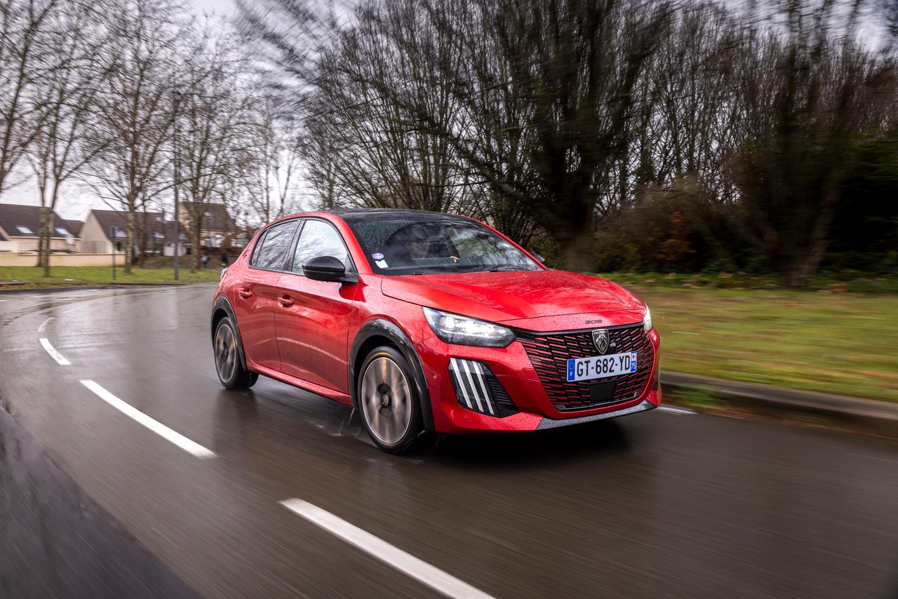 Photo 5 - La dernière évolution mécanique de la Peugeot 208 est l ...