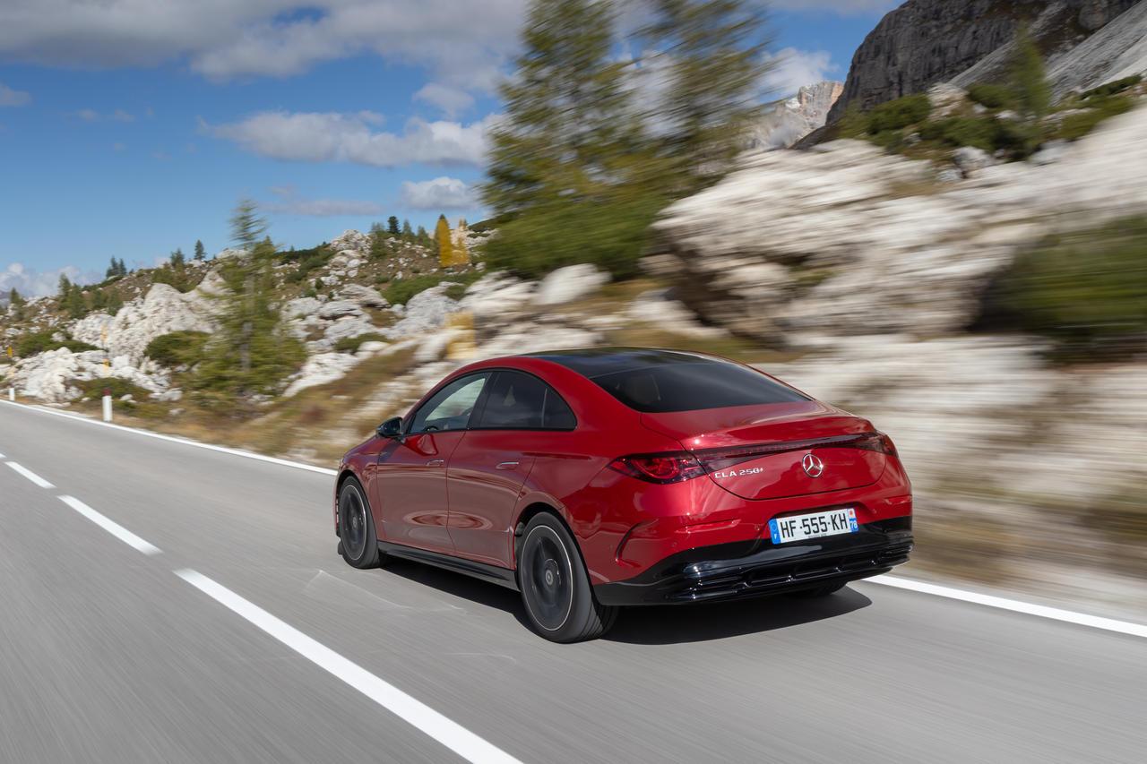 Prix Mercedes CLA (2025). La berline électrique désormais disponible en ...