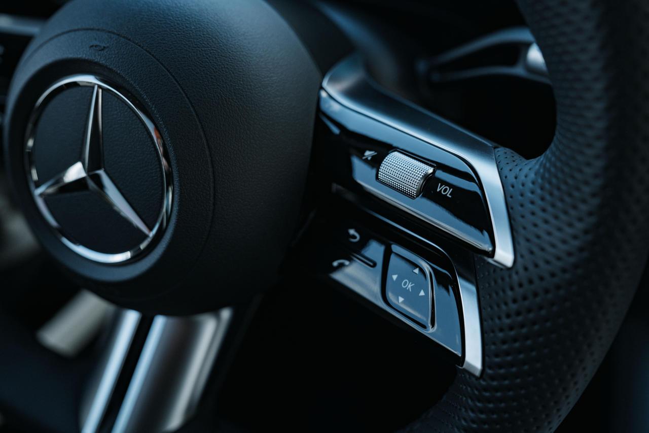 Photo 18 - Paradoxalement, Mercedes propose des touches tactiles et une ...