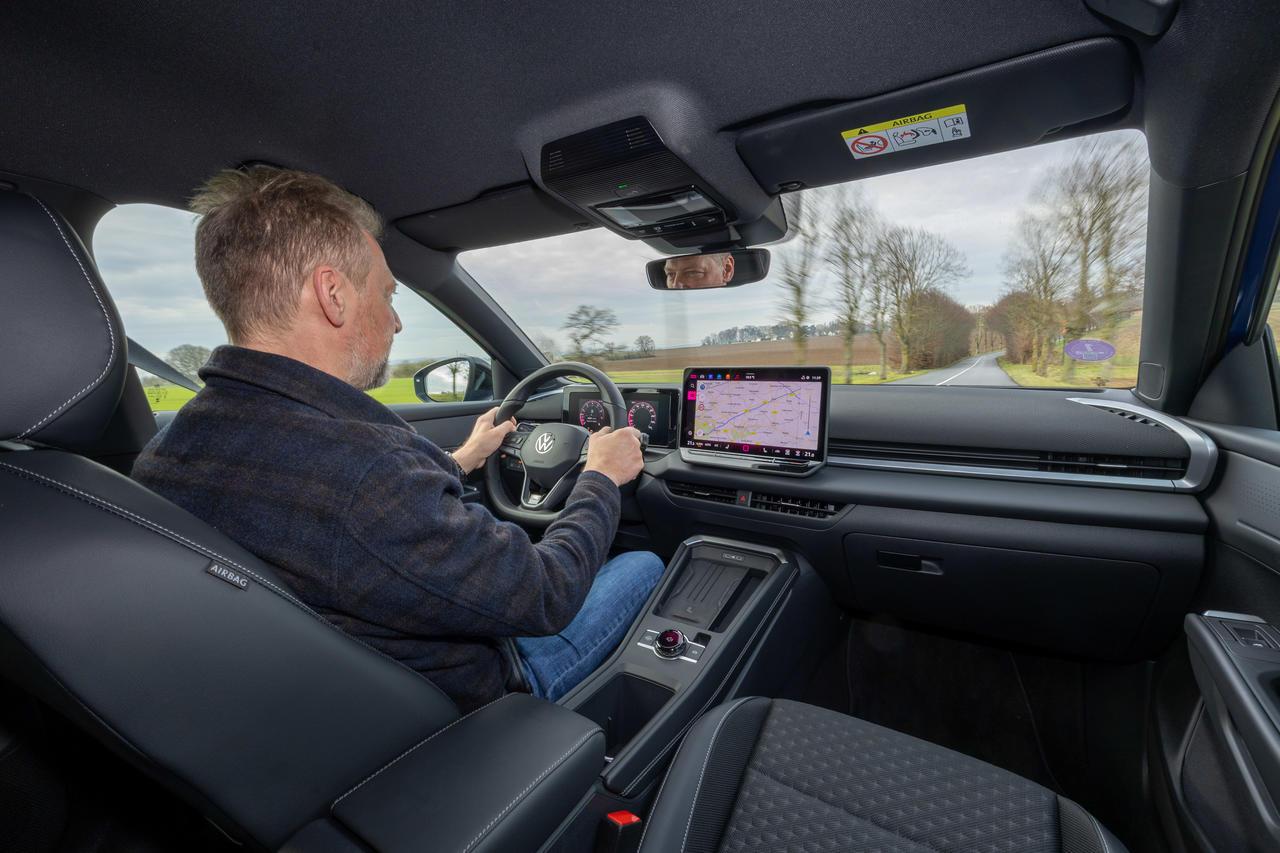 Diaporama et photos - Essai comparatif SUV hybride. Le Volkswagen T-Roc ...