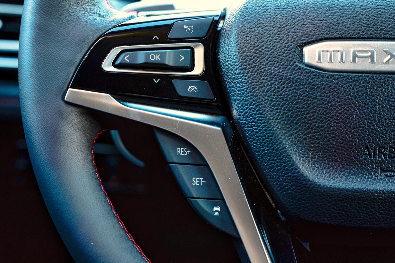 Photo 14 - Maxus a pris soin de l'ergonomie avec des commandes au ...