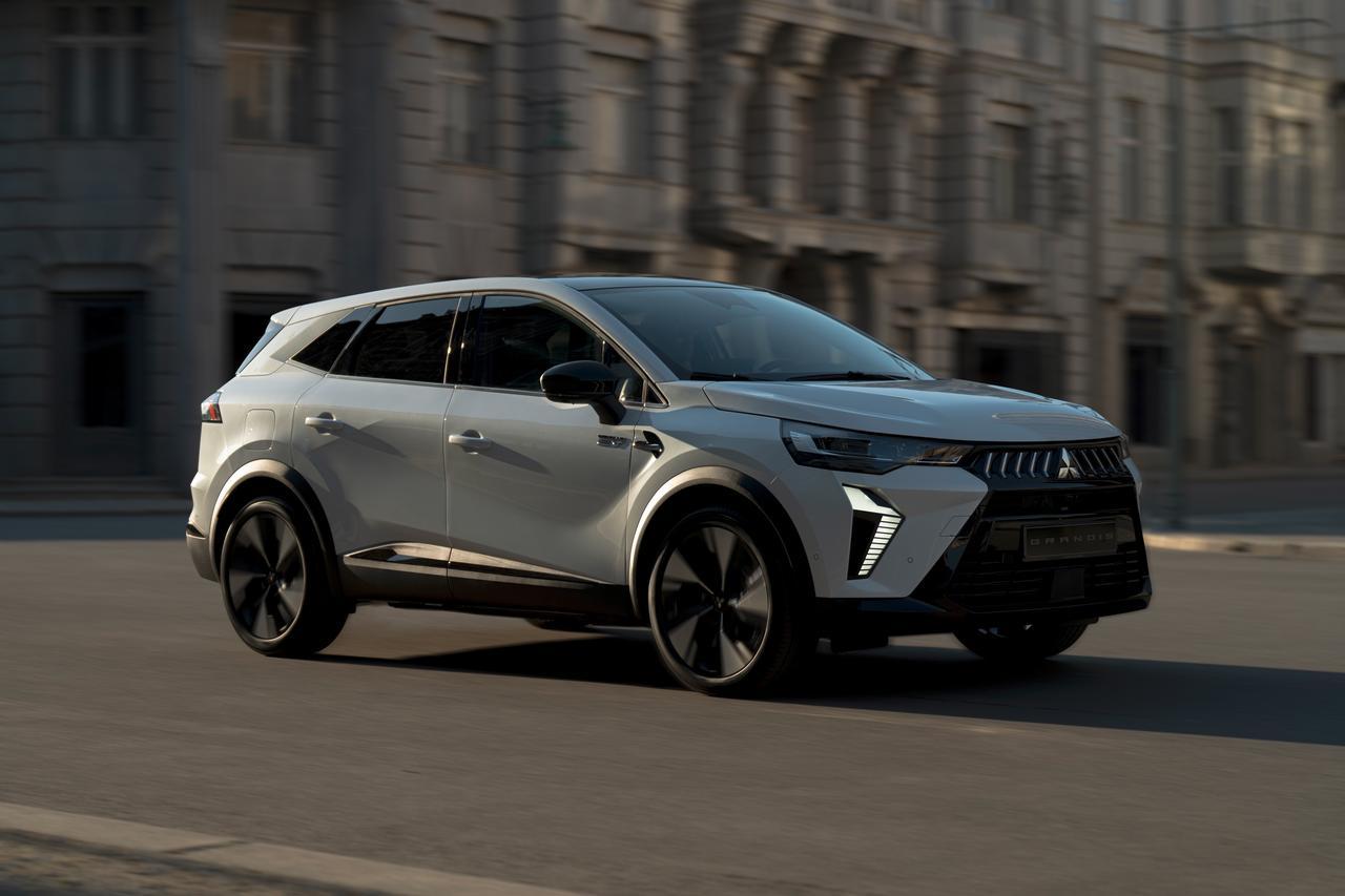 Photo 14 - Mitsubishi Grandis HEV 2026 vue avant dynamique - Essai ...