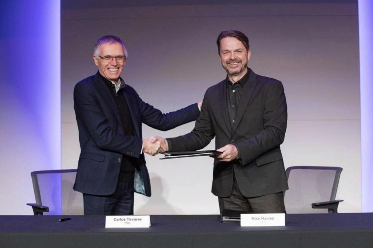 Photo 4 - Carlos Tavares Mike Manley - Cinq ans de Stellantis. Un ...