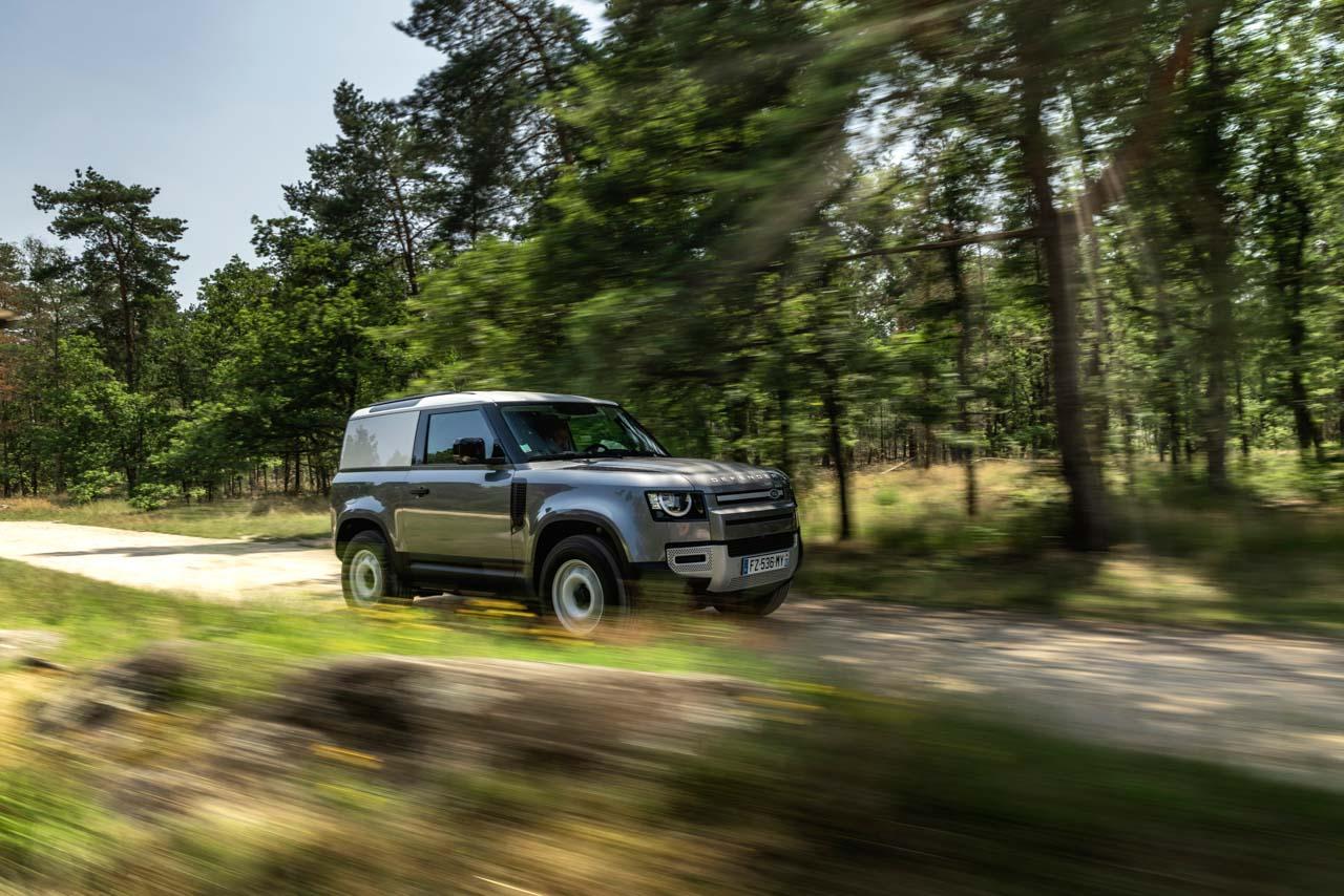Photo 3 - Land Rover Defender 90 Hard Top equipement - Essai Land Rover ...
