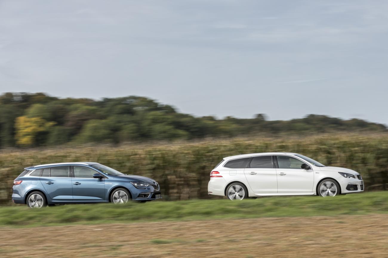 Photo 1 - Peugeot 308 SW restylée vs Renault Mégane Estate (2017 ...