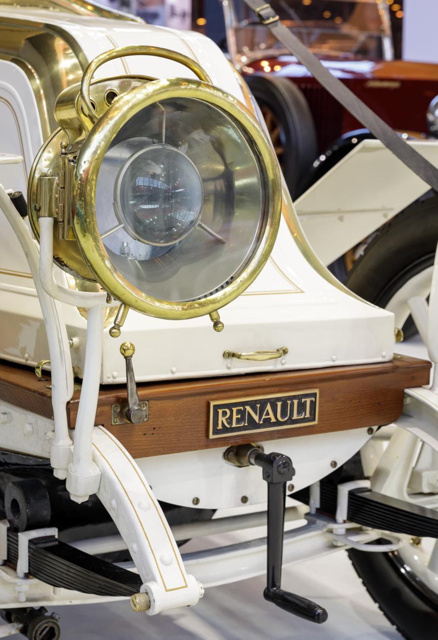 Photo 24 - Renault Type CH (1911) vue avant du phare - Rétromobile 2017 ...