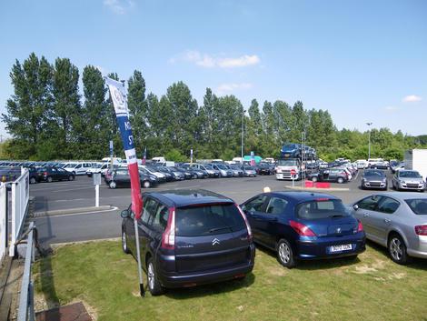 Véhicules d'occasion : les transactions entre particuliers restent dynamiques