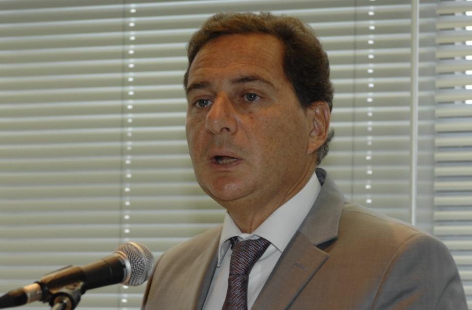 Diaporama et photos - PSA : Eric Besson n'a « pas de garanties » pour l ...