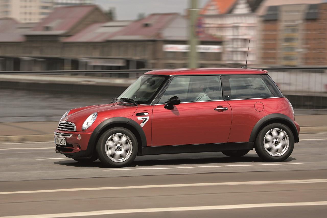 Photo 12 - Mini - Ces voitures étrangères motorisées par les ...