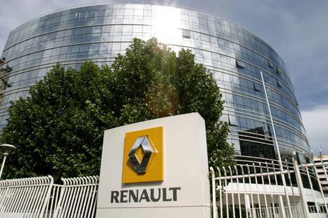 Mouvements en série à la tête de Renault